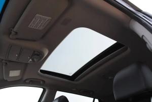 Black Hyundai Santa Fe 2012 in Riga, with an engine capacity of 2.20 L and mileage of 225 thousand km for 7990 €, photo 19 on AUTOMOTO.COM.LV