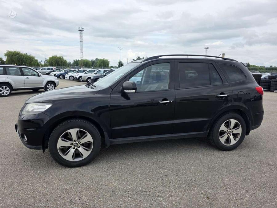 Melns Hyundai Santa Fe 2012 Marijampole, ar dzinēja tilpumu 2.20 L un nobraukumu 318 tūkst. km par 4300 €, foto 4 vietnē AUTOMOTO.COM.LV