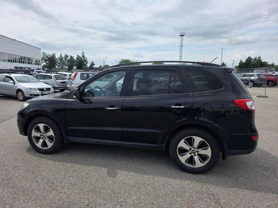 Melns Hyundai Santa Fe 2012 Marijampole, ar dzinēja tilpumu 2.20 L un nobraukumu 318 tūkst. km par 4300 €, foto 7 vietnē AUTOMOTO.COM.LV