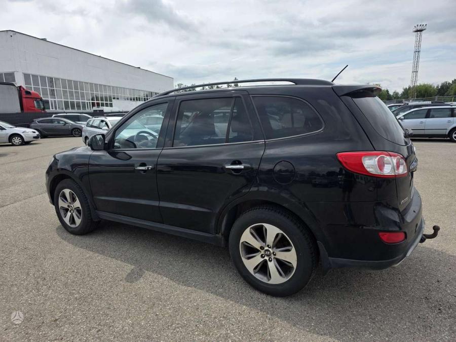 Melns Hyundai Santa Fe 2012 Marijampole, ar dzinēja tilpumu 2.20 L un nobraukumu 318 tūkst. km par 4300 €, foto 8 vietnē AUTOMOTO.COM.LV