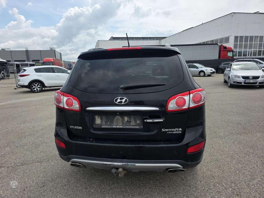 Melns Hyundai Santa Fe 2012 Marijampole, ar dzinēja tilpumu 2.20 L un nobraukumu 318 tūkst. km par 4300 €, foto 11 vietnē AUTOMOTO.COM.LV