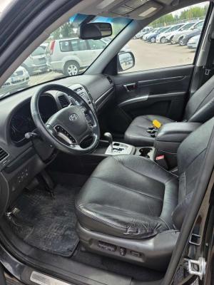 Melns Hyundai Santa Fe 2012 Marijampole, ar dzinēja tilpumu 2.20 L un nobraukumu 318 tūkst. km par 4300 €, foto 23 vietnē AUTOMOTO.COM.LV