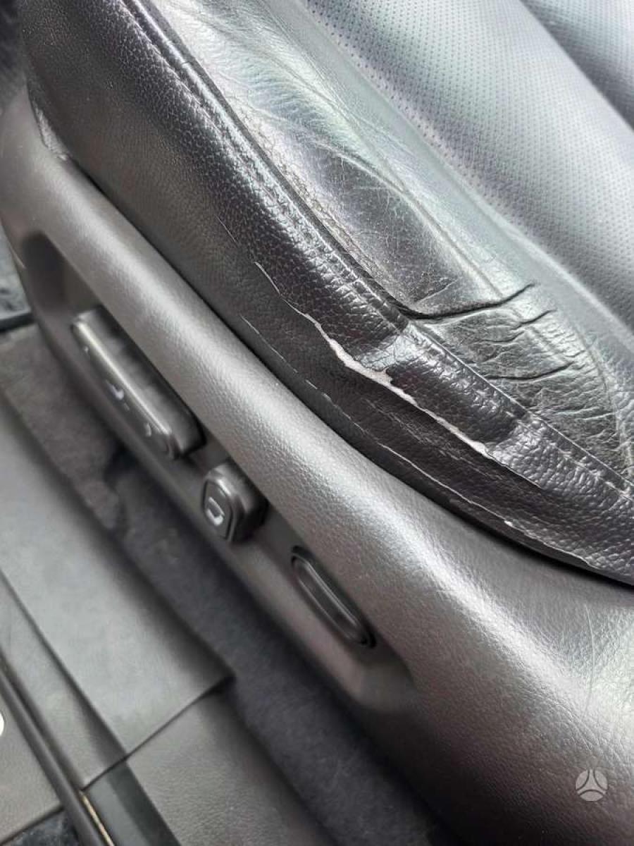 Melns Hyundai Santa Fe 2012 Marijampole, ar dzinēja tilpumu 2.20 L un nobraukumu 318 tūkst. km par 4300 €, foto 35 vietnē AUTOMOTO.COM.LV