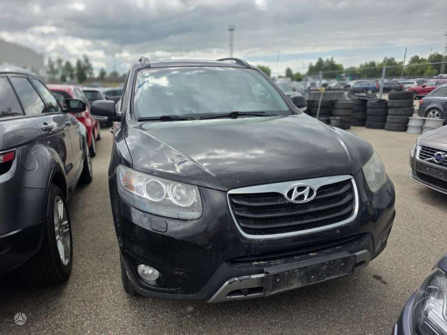 Melns Hyundai Santa Fe 2012 Marijampole, ar dzinēja tilpumu 2.20 L un nobraukumu 318 tūkst. km par 4350 €, foto 9 vietnē AUTOMOTO.COM.LV