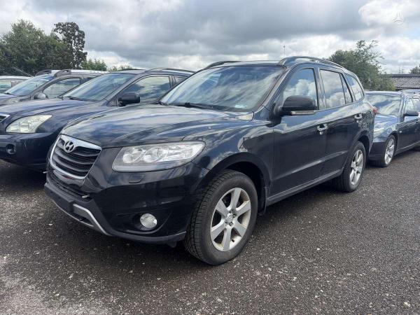 Melns Hyundai Santa Fe 2012 Kauņa, ar dzinēja tilpumu 2.20 L un nobraukumu 225 tūkst. km par 3450 €, foto 1 vietnē AUTOMOTO.COM.LV