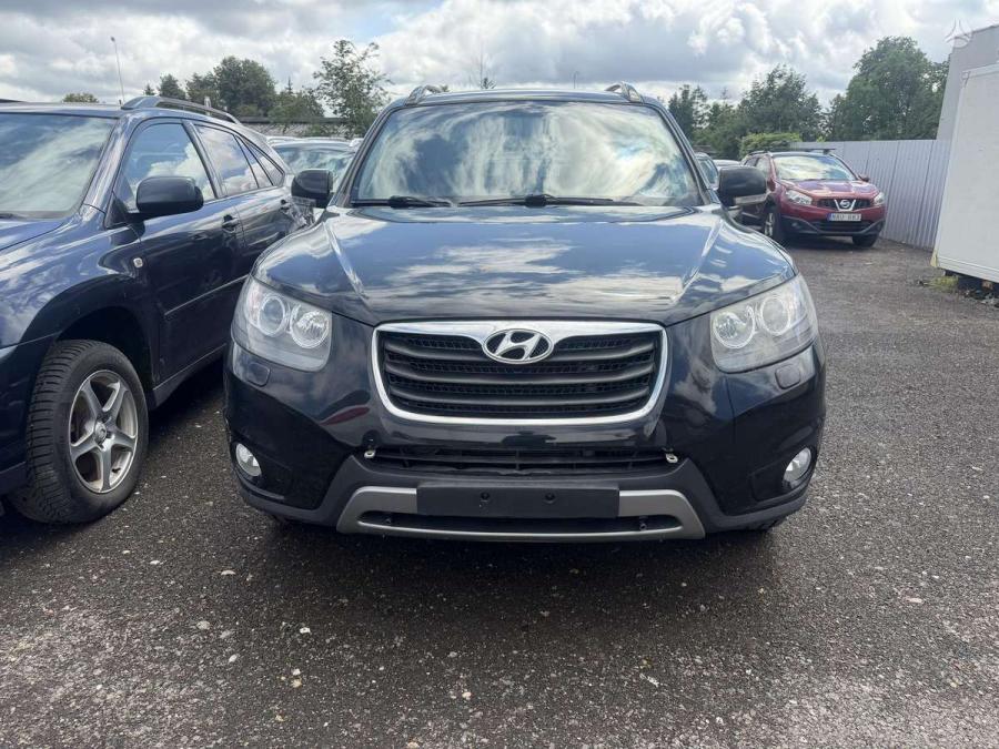 Melns Hyundai Santa Fe 2012 Kauņa, ar dzinēja tilpumu 2.20 L un nobraukumu 225 tūkst. km par 3450 €, foto 3 vietnē AUTOMOTO.COM.LV