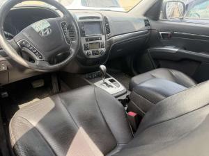 Melns Hyundai Santa Fe 2012 Kauņa, ar dzinēja tilpumu 2.20 L un nobraukumu 225 tūkst. km par 3450 €, foto 8 vietnē AUTOMOTO.COM.LV