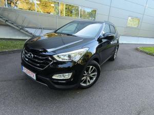 Black Hyundai Santa Fe 2012 in Alytus, with an engine capacity of 2.20 L and mileage of 199 thousand km for 10500 €, photo  on AUTOMOTO.COM.LV