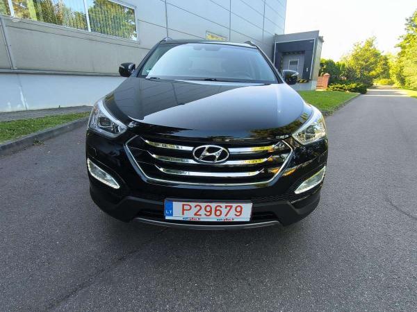Black Hyundai Santa Fe 2012 in Alytus, with an engine capacity of 2.20 L and mileage of 199 thousand km for 10500 €, photo 9 on AUTOMOTO.COM.LV