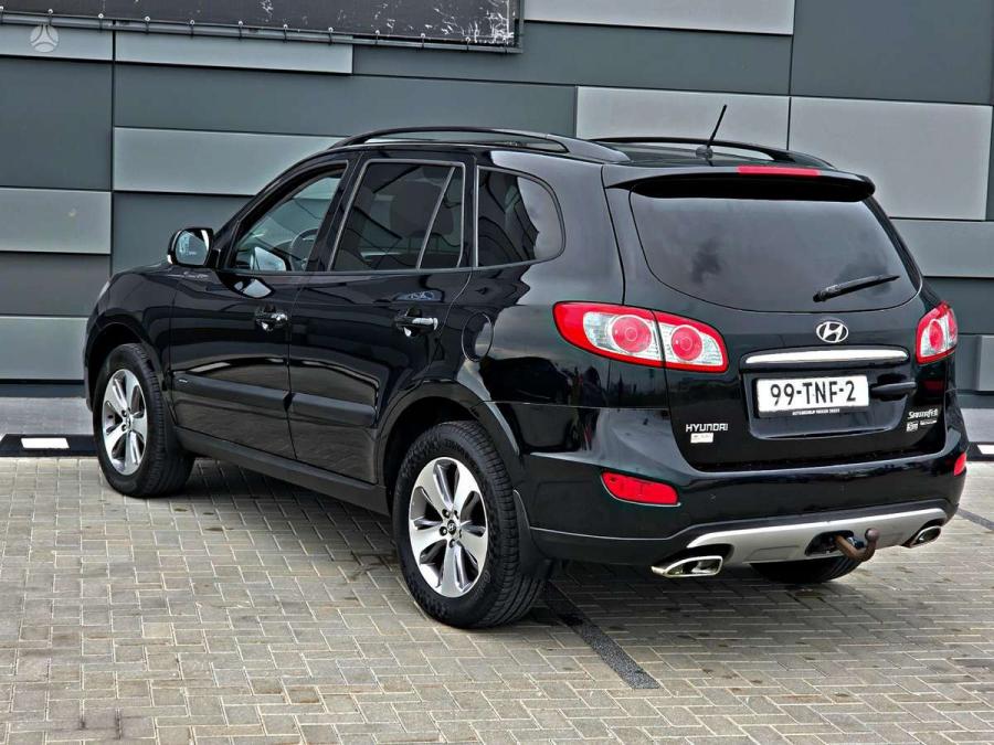 Melns Hyundai Santa Fe 2012 Panevēža, ar dzinēja tilpumu 2.20 L un nobraukumu 270 tūkst. km par 5350 €, foto 6 vietnē AUTOMOTO.COM.LV