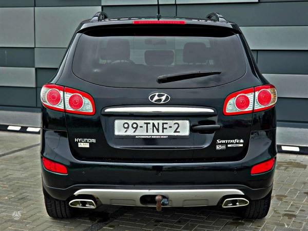 Melns Hyundai Santa Fe 2012 Panevēža, ar dzinēja tilpumu 2.20 L un nobraukumu 270 tūkst. km par 5350 €, foto 7 vietnē AUTOMOTO.COM.LV