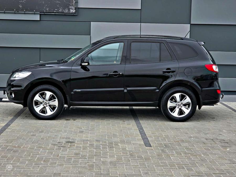 Melns Hyundai Santa Fe 2012 Panevēža, ar dzinēja tilpumu 2.20 L un nobraukumu 270 tūkst. km par 5350 €, foto 9 vietnē AUTOMOTO.COM.LV