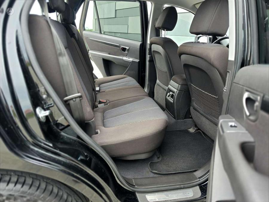 Melns Hyundai Santa Fe 2012 Panevēža, ar dzinēja tilpumu 2.20 L un nobraukumu 270 tūkst. km par 5350 €, foto 15 vietnē AUTOMOTO.COM.LV