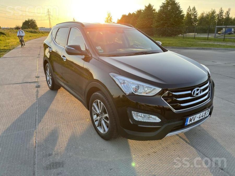 Melns Hyundai Santa Fe 2012 Rīga, ar dzinēja tilpumu 2.20 L un nobraukumu 220 tūkst. km par 12000 €, foto 1 vietnē AUTOMOTO.COM.LV