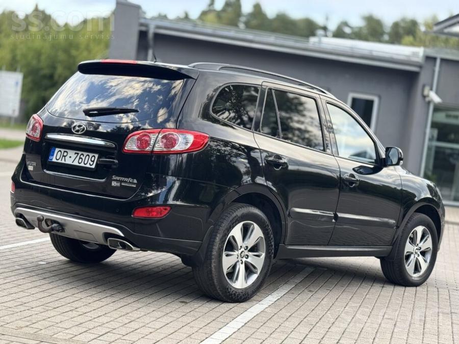 Melns Hyundai Santa Fe 2012 Jūrmala, ar dzinēja tilpumu 2.20 L un nobraukumu 274 tūkst. km par 5990 €, foto 3 vietnē AUTOMOTO.COM.LV