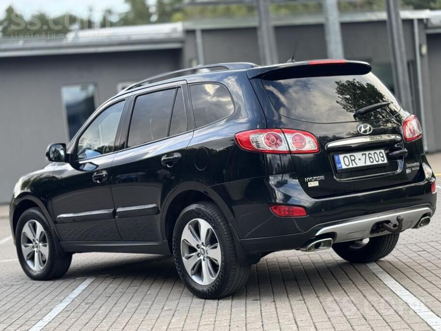 Melns Hyundai Santa Fe 2012 Jūrmala, ar dzinēja tilpumu 2.20 L un nobraukumu 274 tūkst. km par 5990 €, foto 5 vietnē AUTOMOTO.COM.LV