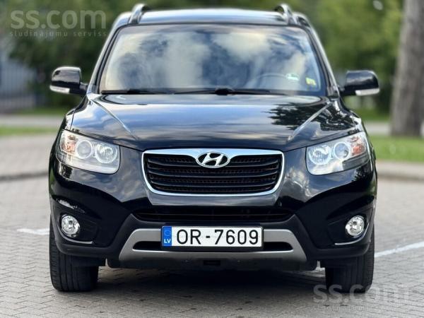 Hyundai Santa Fe 2012 Jūrmala vietnē Melns Hyundai Santa Fe 2012 Jūrmala, ar dzinēja tilpumu 2.20 L un nobraukumu 274 tūkst. km par 5990 €, foto 6 vietnē AUTOMOTO.COM.LV