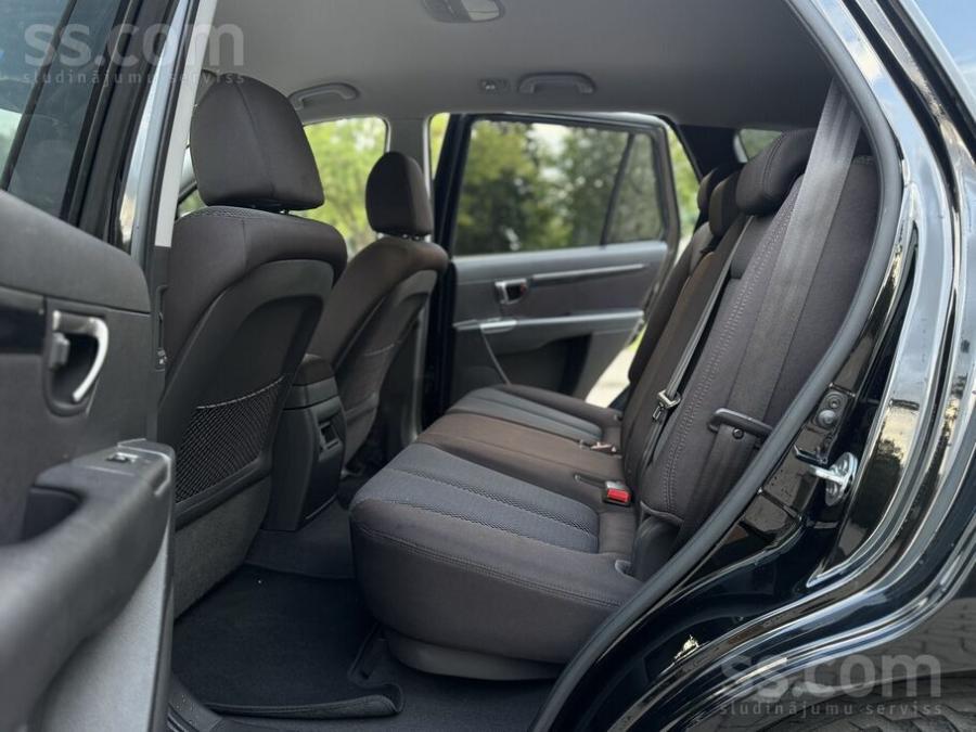 Melns Hyundai Santa Fe 2012 Jūrmala, ar dzinēja tilpumu 2.20 L un nobraukumu 274 tūkst. km par 5990 €, foto 8 vietnē AUTOMOTO.COM.LV