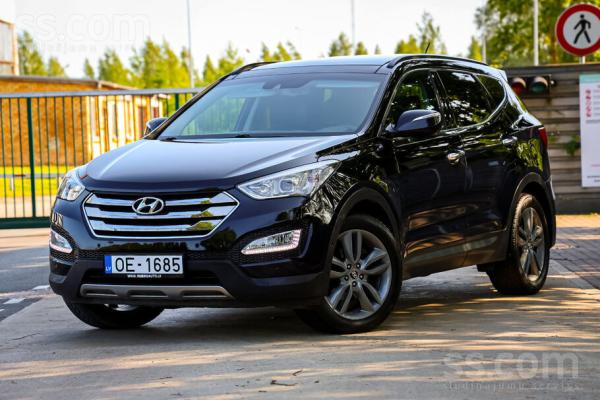 Black Hyundai Santa Fe 2013 in Jelgava, with an engine capacity of 2.20 L and mileage of 0 thousand km for 12900 €, photo 1 on AUTOMOTO.COM.LV