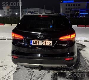Melns Hyundai Santa Fe 2013 Rīga, ar dzinēja tilpumu 2.20 L un nobraukumu 232 tūkst. km par 11500 €, foto 7 vietnē AUTOMOTO.COM.LV