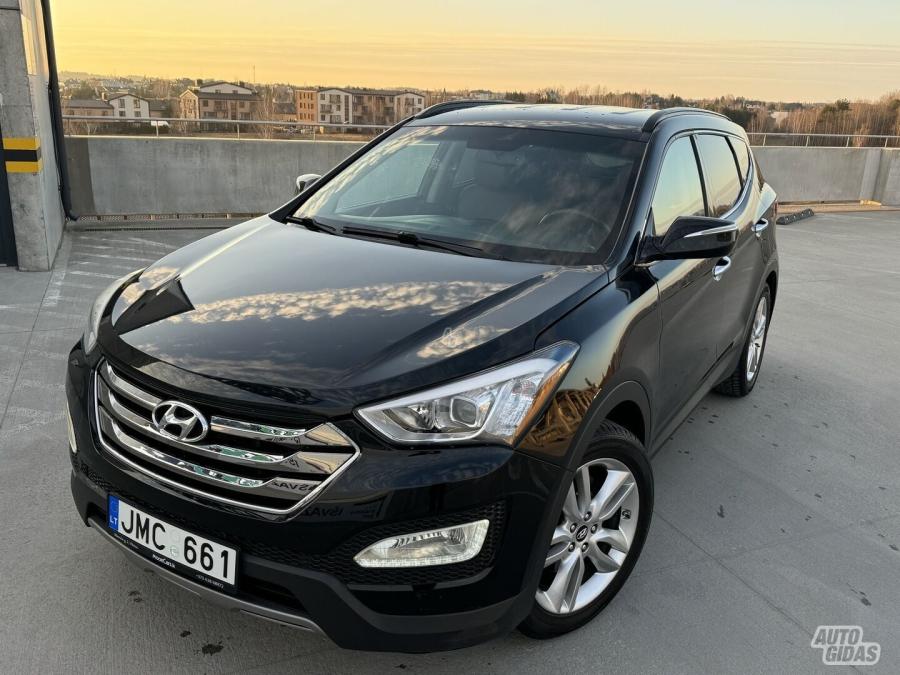 Black Hyundai Santa Fe 2013 in Vilnius, with an engine capacity of 2.00 L and mileage of 132 thousand km for 8500 €, photo 2 on AUTOMOTO.COM.LV