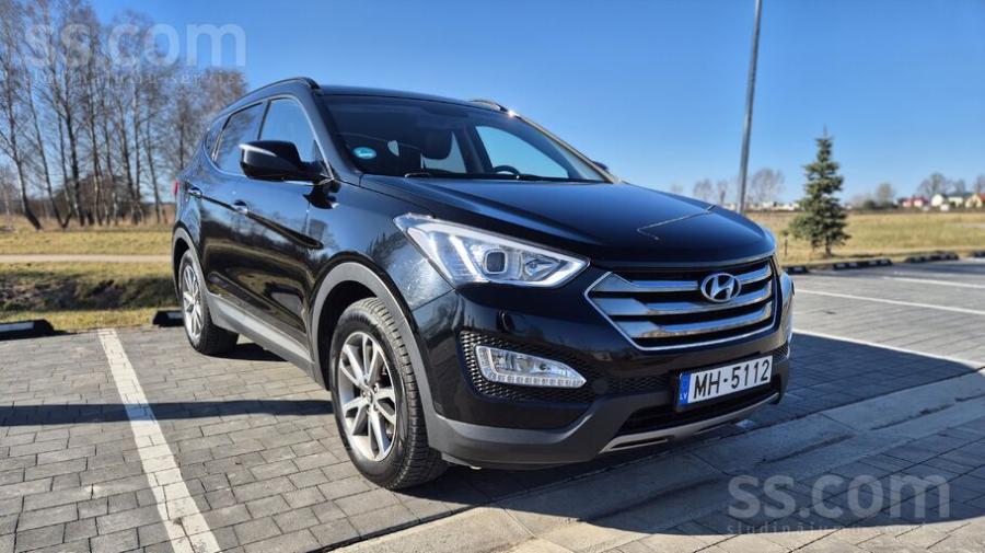 Melns Hyundai Santa Fe 2013 Rīga, ar dzinēja tilpumu 2.20 L un nobraukumu 242 tūkst. km par 8900 €, foto 1 vietnē AUTOMOTO.COM.LV