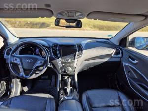 Melns Hyundai Santa Fe 2013 Rīga, ar dzinēja tilpumu 2.20 L un nobraukumu 242 tūkst. km par 8900 €, foto 9 vietnē AUTOMOTO.COM.LV