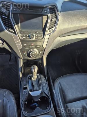 Melns Hyundai Santa Fe 2013 Rīga, ar dzinēja tilpumu 2.20 L un nobraukumu 242 tūkst. km par 8900 €, foto 10 vietnē AUTOMOTO.COM.LV