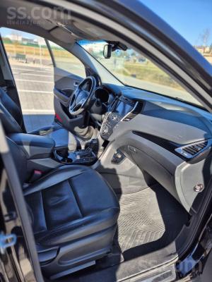 Melns Hyundai Santa Fe 2013 Rīga, ar dzinēja tilpumu 2.20 L un nobraukumu 242 tūkst. km par 8900 €, foto 11 vietnē AUTOMOTO.COM.LV
