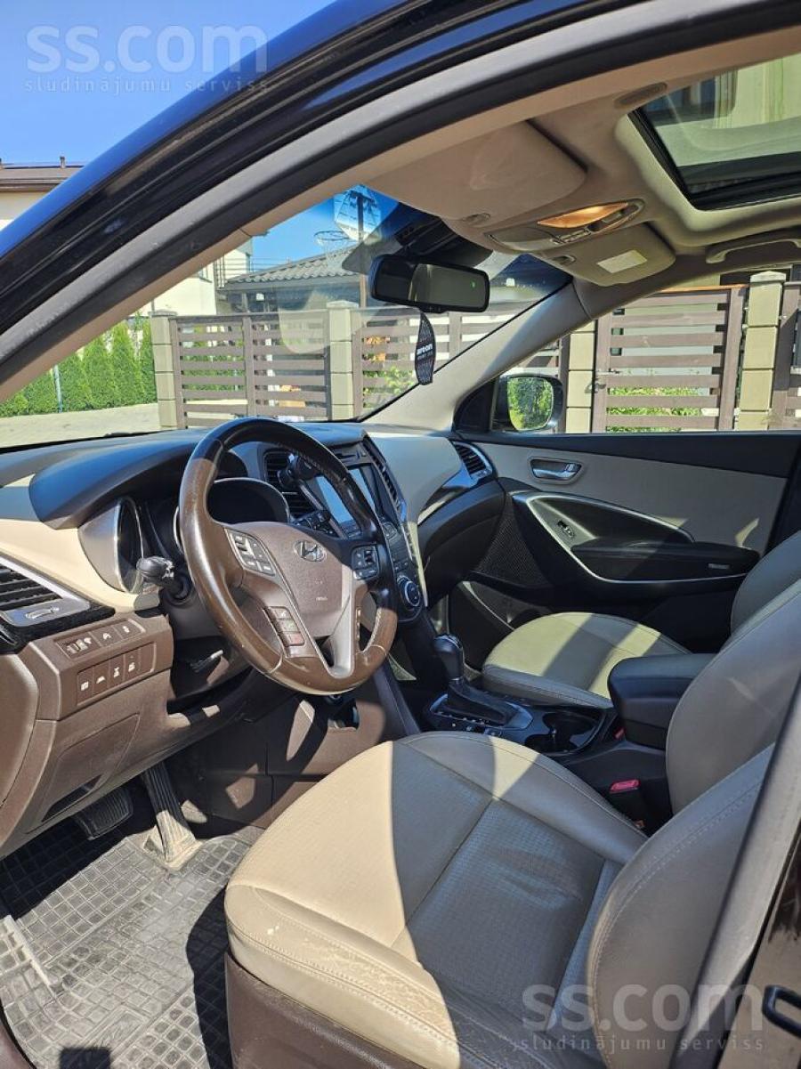 Melns Hyundai Santa Fe 2013 Rīga, ar dzinēja tilpumu 2.20 L un nobraukumu 243 tūkst. km par 9000 €, foto 6 vietnē AUTOMOTO.COM.LV