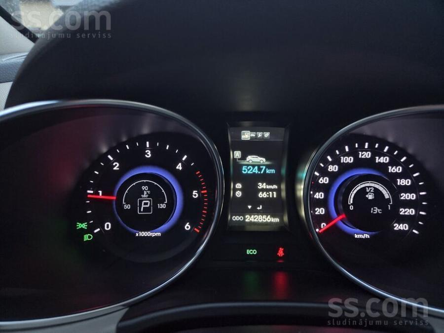 Melns Hyundai Santa Fe 2013 Rīga, ar dzinēja tilpumu 2.20 L un nobraukumu 243 tūkst. km par 9000 €, foto 9 vietnē AUTOMOTO.COM.LV
