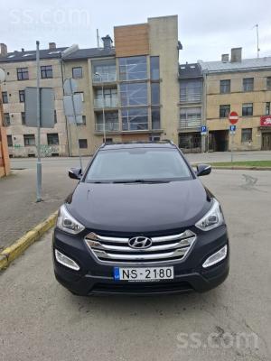 Melns Hyundai Santa Fe 2013 Rīga, ar dzinēja tilpumu 2.20 L un nobraukumu 0 tūkst. km par 7000 €, foto  vietnē AUTOMOTO.COM.LV
