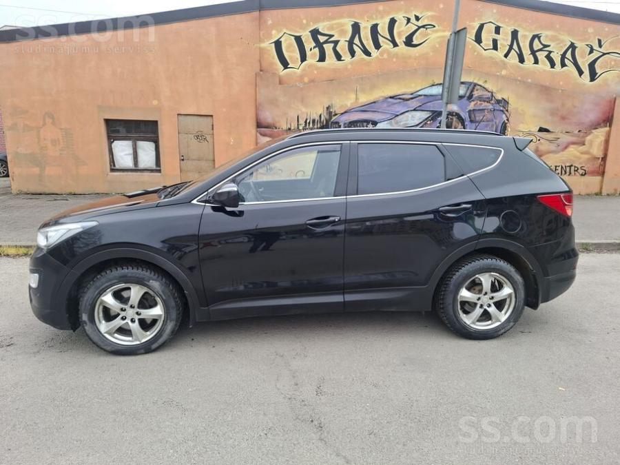 Melns Hyundai Santa Fe 2013 Rīga, ar dzinēja tilpumu 2.20 L un nobraukumu 0 tūkst. km par 7000 €, foto 4 vietnē AUTOMOTO.COM.LV