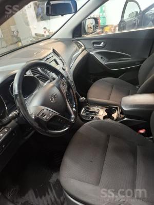 Melns Hyundai Santa Fe 2013 Rīga, ar dzinēja tilpumu 2.20 L un nobraukumu 0 tūkst. km par 7000 €, foto 7 vietnē AUTOMOTO.COM.LV