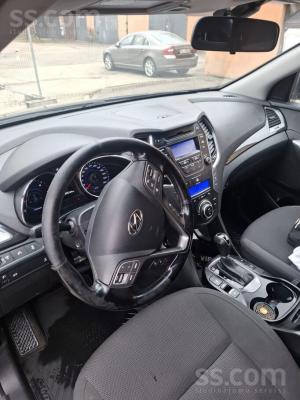 Melns Hyundai Santa Fe 2013 Rīga, ar dzinēja tilpumu 2.20 L un nobraukumu 0 tūkst. km par 7000 €, foto 8 vietnē AUTOMOTO.COM.LV