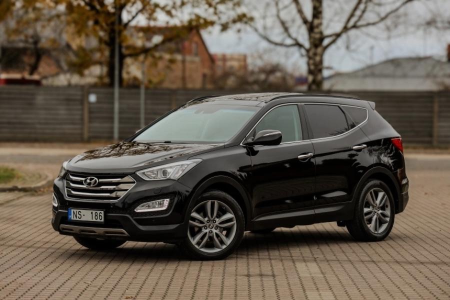 Melns Hyundai Santa Fe 2013 Rīga, ar dzinēja tilpumu 2.20 L un nobraukumu 184 tūkst. km par 13700 €, foto 3 vietnē AUTOMOTO.COM.LV