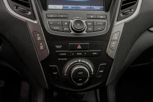 Melns Hyundai Santa Fe 2013 Rīga, ar dzinēja tilpumu 2.20 L un nobraukumu 184 tūkst. km par 13700 €, foto 9 vietnē AUTOMOTO.COM.LV