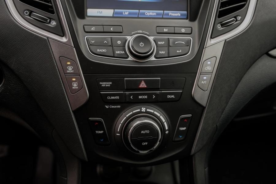 Melns Hyundai Santa Fe 2013 Rīga, ar dzinēja tilpumu 2.20 L un nobraukumu 184 tūkst. km par 13700 €, foto 9 vietnē AUTOMOTO.COM.LV