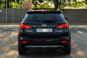 Melns Hyundai Santa Fe 2013 Rīga, ar dzinēja tilpumu 2.20 L un nobraukumu 184 tūkst. km par 13700 €, foto 14 vietnē AUTOMOTO.COM.LV