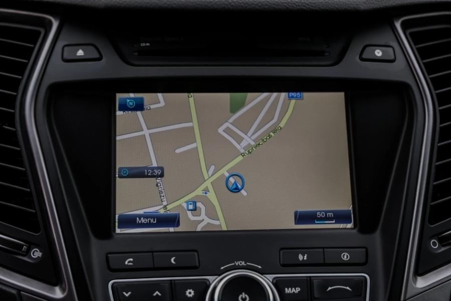 Melns Hyundai Santa Fe 2013 Rīga, ar dzinēja tilpumu 2.20 L un nobraukumu 184 tūkst. km par 13700 €, foto 25 vietnē AUTOMOTO.COM.LV