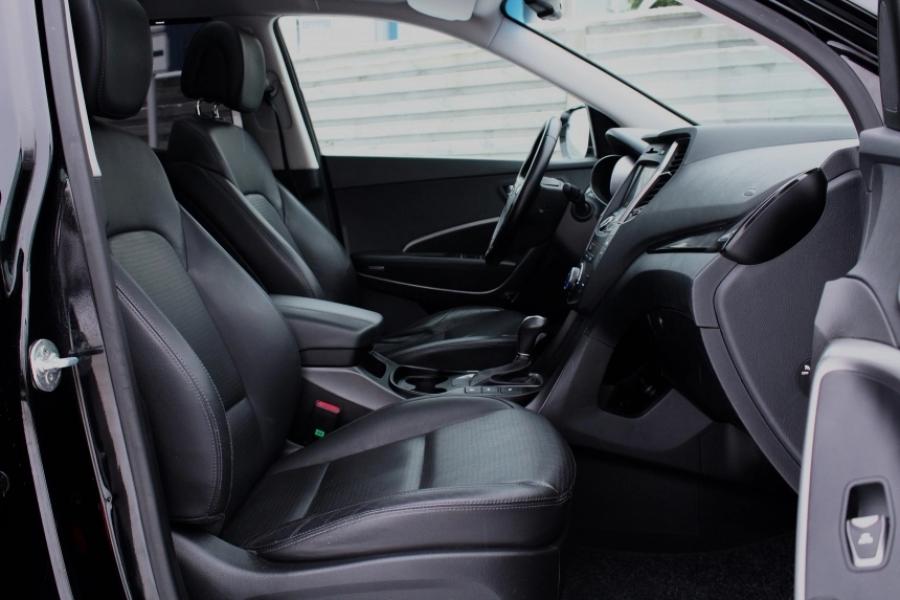 Melns Hyundai Santa Fe 2013 Rīga, ar dzinēja tilpumu 2.20 L un nobraukumu 184 tūkst. km par 13700 €, foto 26 vietnē AUTOMOTO.COM.LV