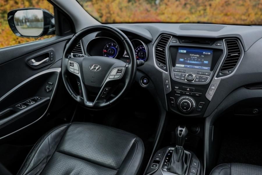 Melns Hyundai Santa Fe 2013 Rīga, ar dzinēja tilpumu 2.20 L un nobraukumu 184 tūkst. km par 13700 €, foto 31 vietnē AUTOMOTO.COM.LV