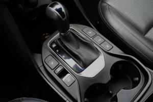 Melns Hyundai Santa Fe 2013 Rīga, ar dzinēja tilpumu 2.20 L un nobraukumu 184 tūkst. km par 13700 €, foto 34 vietnē AUTOMOTO.COM.LV