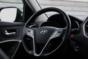 Melns Hyundai Santa Fe 2013 Rīga, ar dzinēja tilpumu 2.20 L un nobraukumu 184 tūkst. km par 13700 €, foto 38 vietnē AUTOMOTO.COM.LV