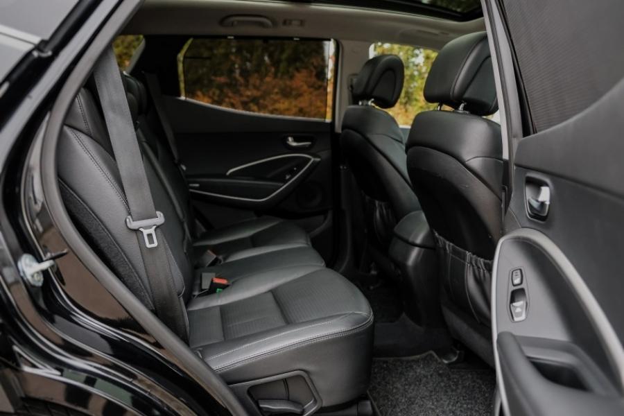 Melns Hyundai Santa Fe 2013 Rīga, ar dzinēja tilpumu 2.20 L un nobraukumu 184 tūkst. km par 13700 €, foto 40 vietnē AUTOMOTO.COM.LV