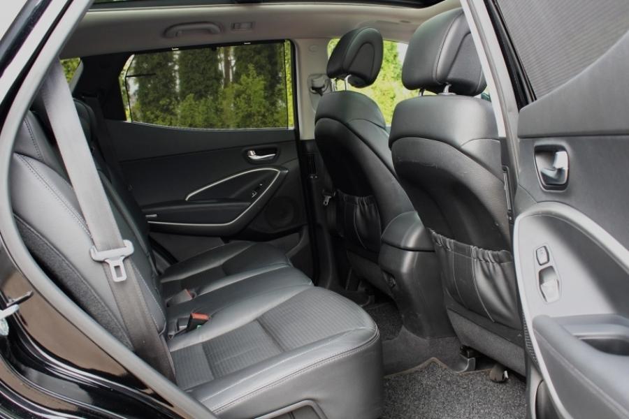 Melns Hyundai Santa Fe 2013 Rīga, ar dzinēja tilpumu 2.20 L un nobraukumu 184 tūkst. km par 13700 €, foto 50 vietnē AUTOMOTO.COM.LV