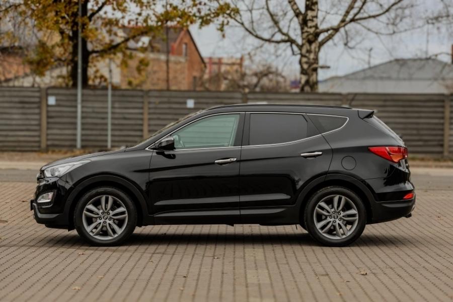 Melns Hyundai Santa Fe 2013 Rīga, ar dzinēja tilpumu 2.20 L un nobraukumu 184 tūkst. km par 13700 €, foto 51 vietnē AUTOMOTO.COM.LV