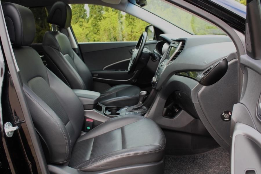Melns Hyundai Santa Fe 2013 Rīga, ar dzinēja tilpumu 2.20 L un nobraukumu 184 tūkst. km par 13700 €, foto 53 vietnē AUTOMOTO.COM.LV