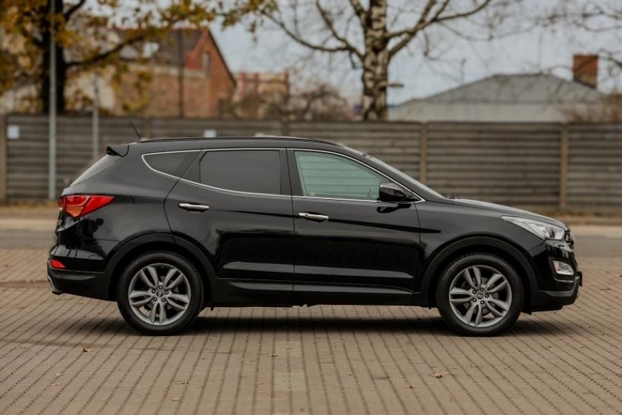 Melns Hyundai Santa Fe 2013 Rīga, ar dzinēja tilpumu 2.20 L un nobraukumu 184 tūkst. km par 13700 €, foto 54 vietnē AUTOMOTO.COM.LV