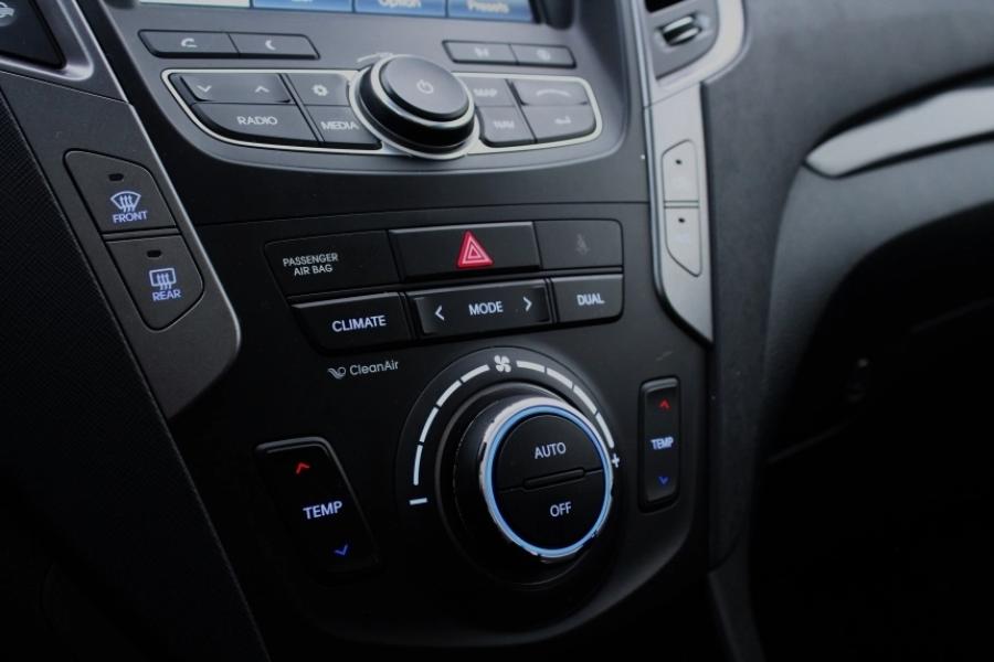 Melns Hyundai Santa Fe 2013 Rīga, ar dzinēja tilpumu 2.20 L un nobraukumu 184 tūkst. km par 13700 €, foto 60 vietnē AUTOMOTO.COM.LV